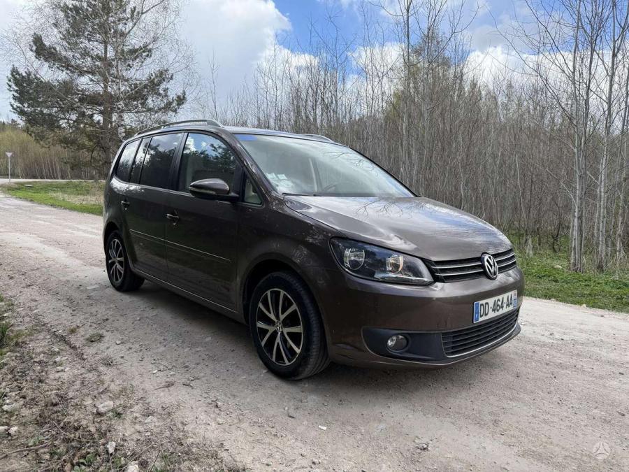 Brūns Volkswagen Touran 2014 Viļņa, ar dzinēja tilpumu 1.60 L un nobraukumu 218 tūkst. km par 7600 €, foto 4 vietnē AUTOMOTO.COM.LV
