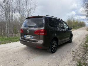 Brūns Volkswagen Touran 2014 Viļņa, ar dzinēja tilpumu 1.60 L un nobraukumu 218 tūkst. km par 7600 €, foto 6 vietnē AUTOMOTO.COM.LV