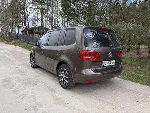 Brūns Volkswagen Touran 2014 Viļņa, ar dzinēja tilpumu 1.60 L un nobraukumu 218 tūkst. km par 7600 €, foto 8 vietnē AUTOMOTO.COM.LV