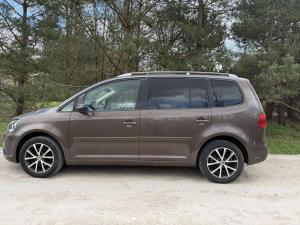 Brūns Volkswagen Touran 2014 Viļņa, ar dzinēja tilpumu 1.60 L un nobraukumu 218 tūkst. km par 7600 €, foto 9 vietnē AUTOMOTO.COM.LV