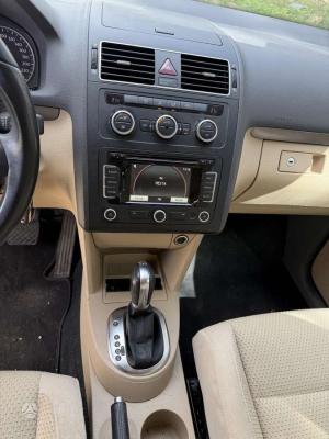 Brūns Volkswagen Touran 2014 Viļņa, ar dzinēja tilpumu 1.60 L un nobraukumu 218 tūkst. km par 7600 €, foto 14 vietnē AUTOMOTO.COM.LV