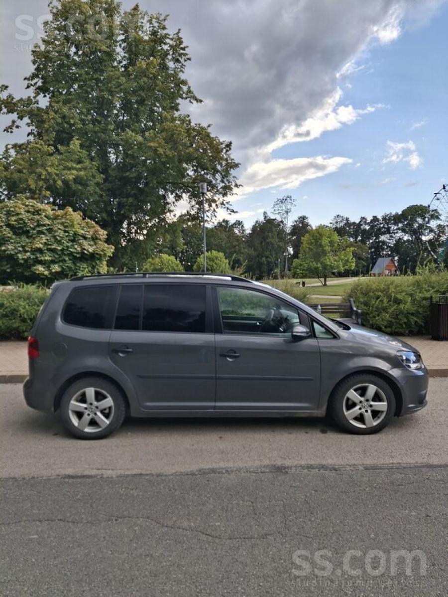 Brūns Volkswagen Touran 2014 Rīga, ar dzinēja tilpumu 1.60 L un nobraukumu 282 tūkst. km par 5500 €, foto 4 vietnē AUTOMOTO.COM.LV
