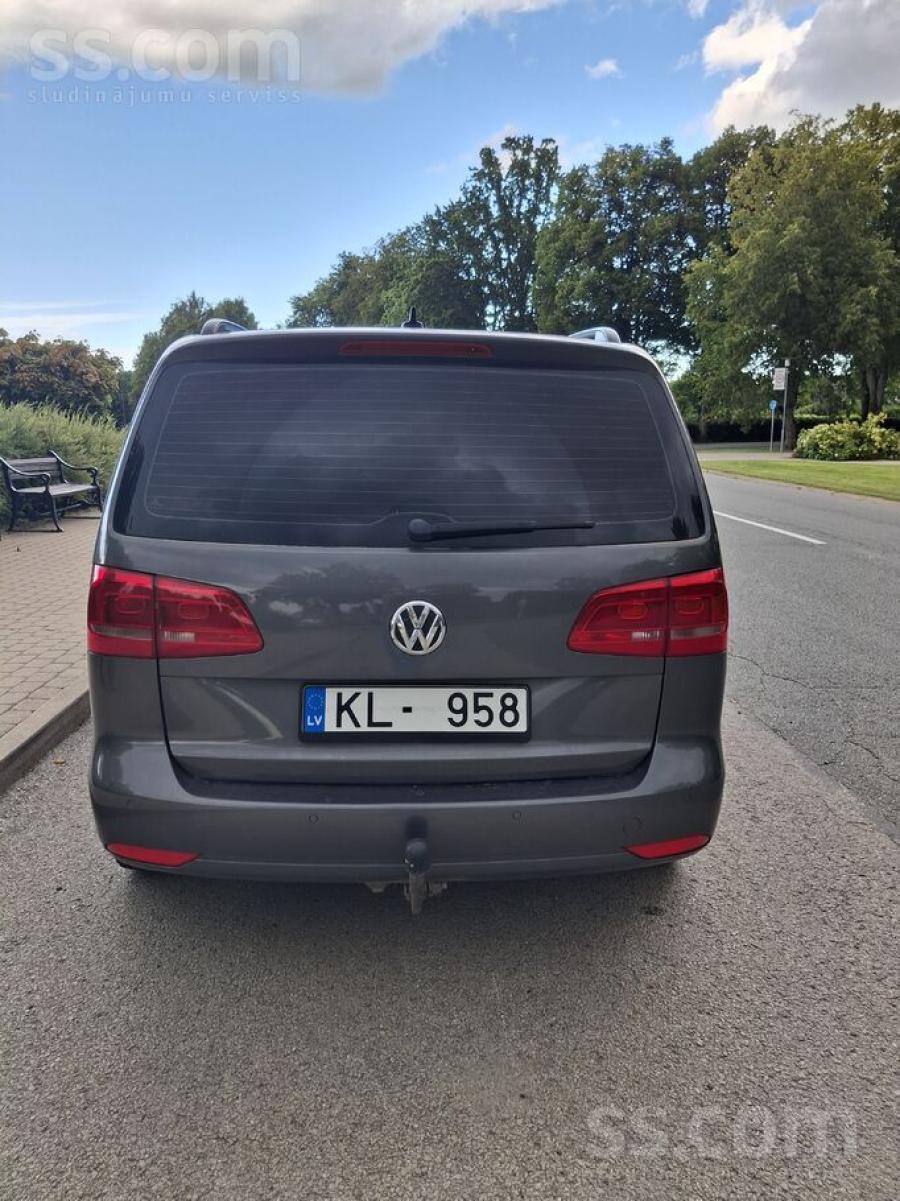 Brūns Volkswagen Touran 2014 Rīga, ar dzinēja tilpumu 1.60 L un nobraukumu 282 tūkst. km par 5500 €, foto 5 vietnē AUTOMOTO.COM.LV