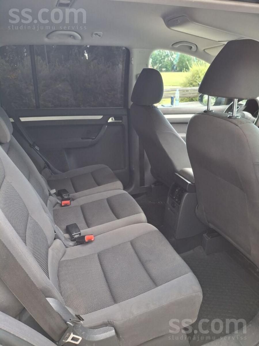 Brūns Volkswagen Touran 2014 Rīga, ar dzinēja tilpumu 1.60 L un nobraukumu 282 tūkst. km par 5500 €, foto 7 vietnē AUTOMOTO.COM.LV