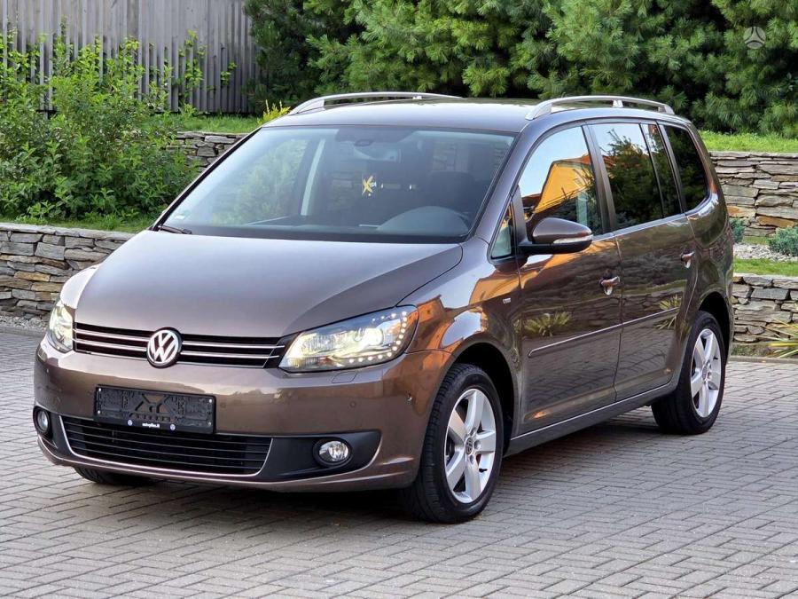 Brown Volkswagen Touran 2014 in Kedainiai, with an engine capacity of 1.97 L and mileage of 248 thousand km for 7850 €, photo 15 on AUTOMOTO.COM.LV