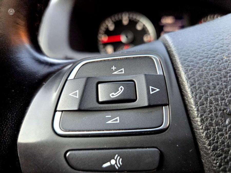 Brown Volkswagen Touran 2014 in Kedainiai, with an engine capacity of 1.97 L and mileage of 248 thousand km for 7850 €, photo 25 on AUTOMOTO.COM.LV