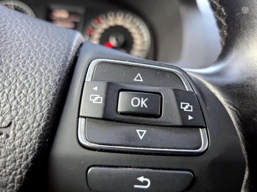 Brown Volkswagen Touran 2014 in Kedainiai, with an engine capacity of 1.97 L and mileage of 248 thousand km for 7850 €, photo 26 on AUTOMOTO.COM.LV