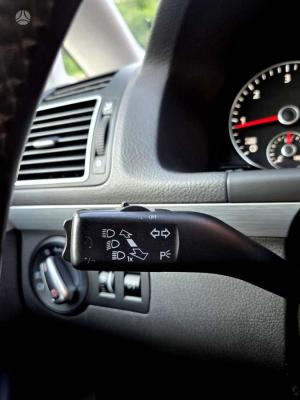 Brown Volkswagen Touran 2014 in Kedainiai, with an engine capacity of 1.97 L and mileage of 248 thousand km for 7850 €, photo 32 on AUTOMOTO.COM.LV