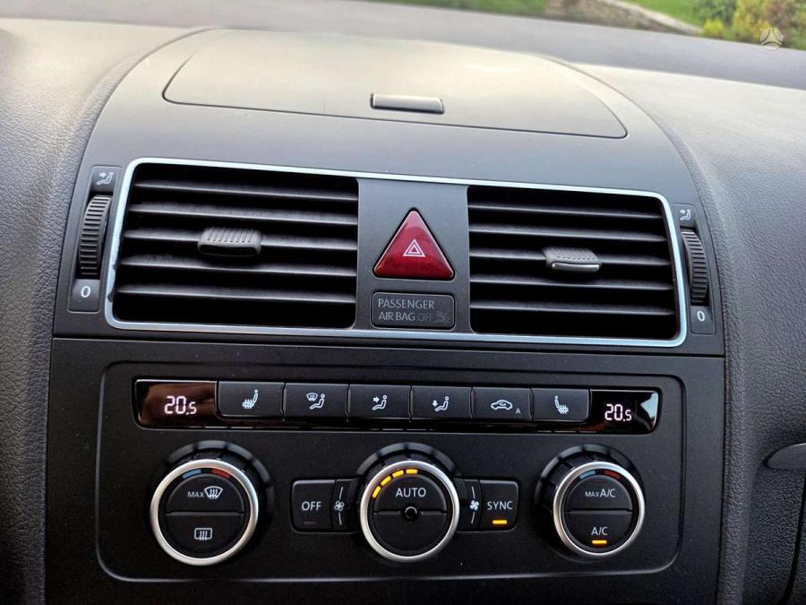 Brown Volkswagen Touran 2014 in Kedainiai, with an engine capacity of 1.97 L and mileage of 248 thousand km for 7850 €, photo 36 on AUTOMOTO.COM.LV
