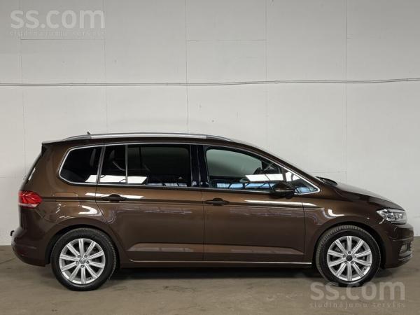 Volkswagen Touran 2015 Jūrmala vietnē Brūns Volkswagen Touran 2015 Jūrmala, ar dzinēja tilpumu 2.00 L un nobraukumu 268 tūkst. km par 11450 €, foto 9 vietnē AUTOMOTO.COM.LV
