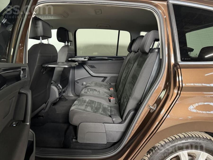 Brūns Volkswagen Touran 2015 Jūrmala, ar dzinēja tilpumu 2.00 L un nobraukumu 268 tūkst. km par 11450 €, foto 21 vietnē AUTOMOTO.COM.LV