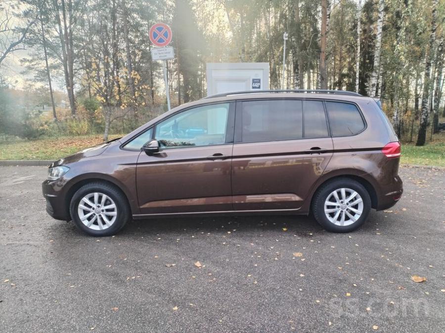 Brūns Volkswagen Touran 2015 Rīga, ar dzinēja tilpumu 1.60 L un nobraukumu 198 tūkst. km par 8950 €, foto 3 vietnē AUTOMOTO.COM.LV