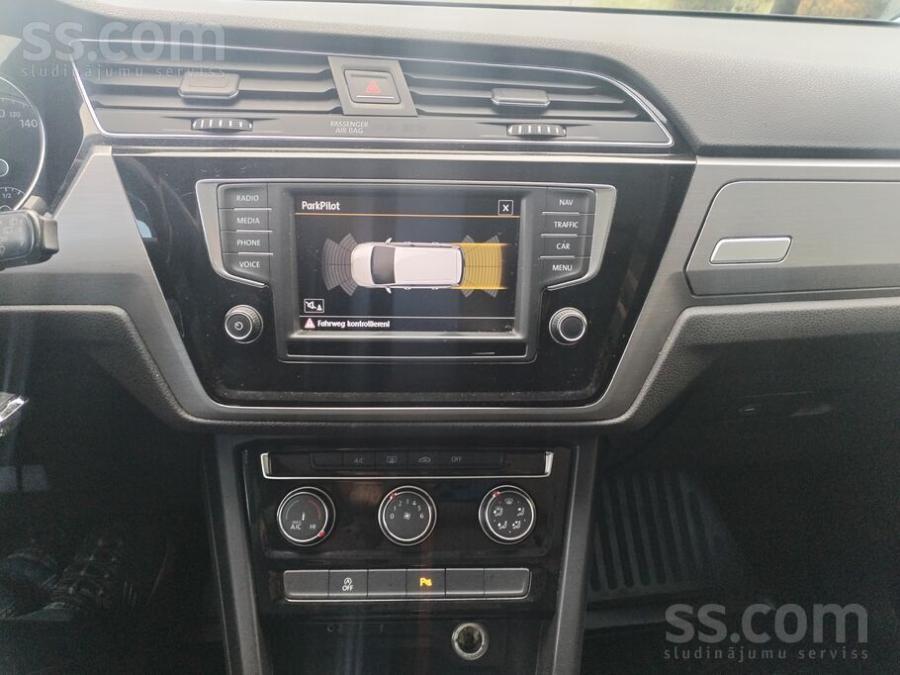 Brūns Volkswagen Touran 2015 Rīga, ar dzinēja tilpumu 1.60 L un nobraukumu 198 tūkst. km par 8950 €, foto 15 vietnē AUTOMOTO.COM.LV