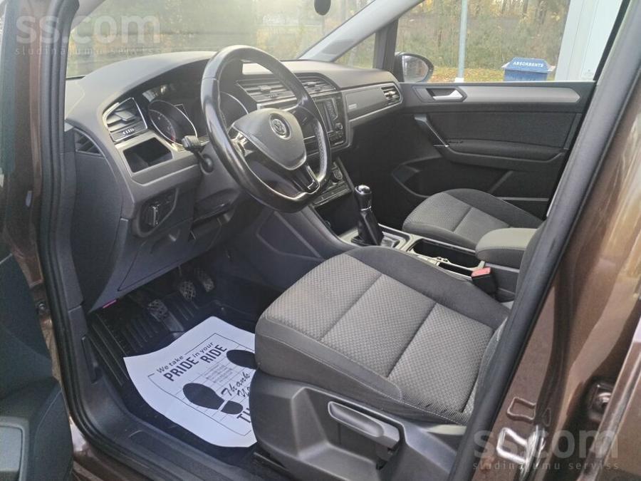 Brūns Volkswagen Touran 2015 Rīga, ar dzinēja tilpumu 1.60 L un nobraukumu 198 tūkst. km par 8950 €, foto 17 vietnē AUTOMOTO.COM.LV