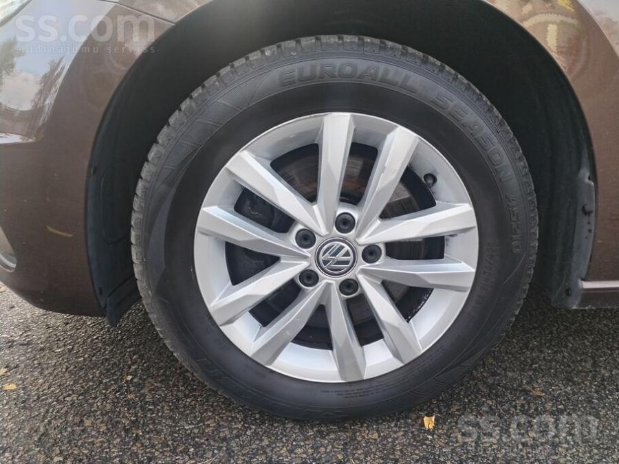 Brūns Volkswagen Touran 2015 Rīga, ar dzinēja tilpumu 1.60 L un nobraukumu 198 tūkst. km par 8950 €, foto 22 vietnē AUTOMOTO.COM.LV
