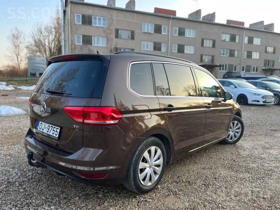 Brūns Volkswagen Touran 2016 Kuldīga, ar dzinēja tilpumu 1.40 L un nobraukumu 217 tūkst. km par 10990 €, foto 4 vietnē AUTOMOTO.COM.LV
