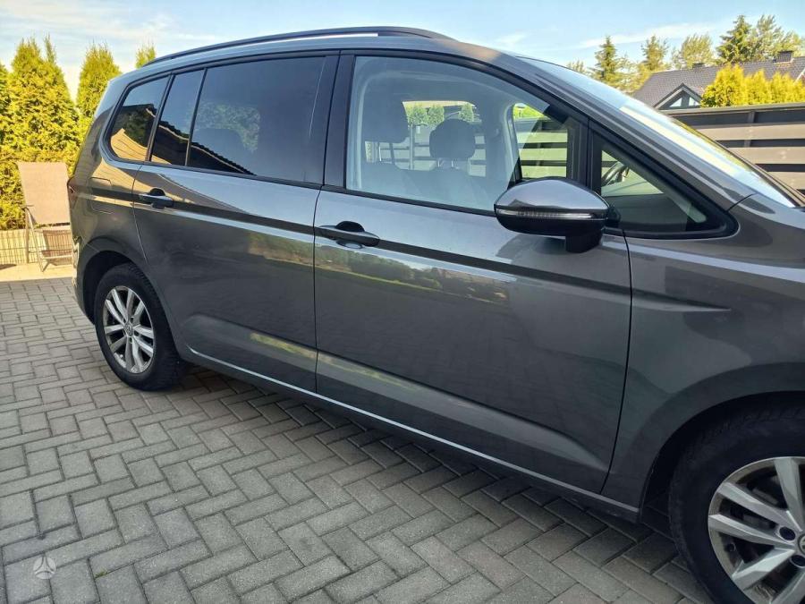 Brūns Volkswagen Touran 2016 Kauņa, ar dzinēja tilpumu 1.60 L un nobraukumu 262 tūkst. km par 7450 €, foto 1 vietnē AUTOMOTO.COM.LV