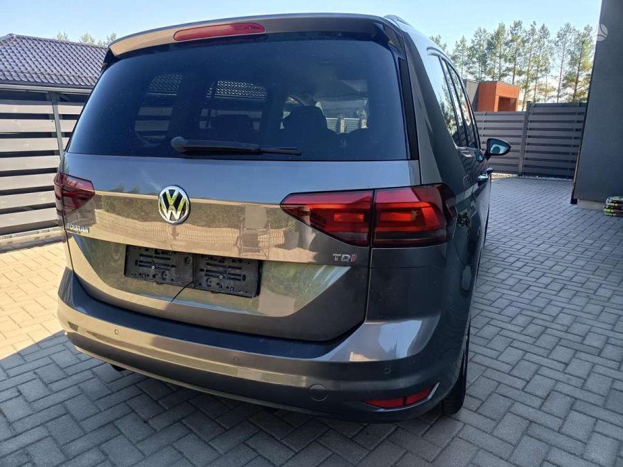 Brūns Volkswagen Touran 2016 Kauņa, ar dzinēja tilpumu 1.60 L un nobraukumu 262 tūkst. km par 7450 €, foto 7 vietnē AUTOMOTO.COM.LV