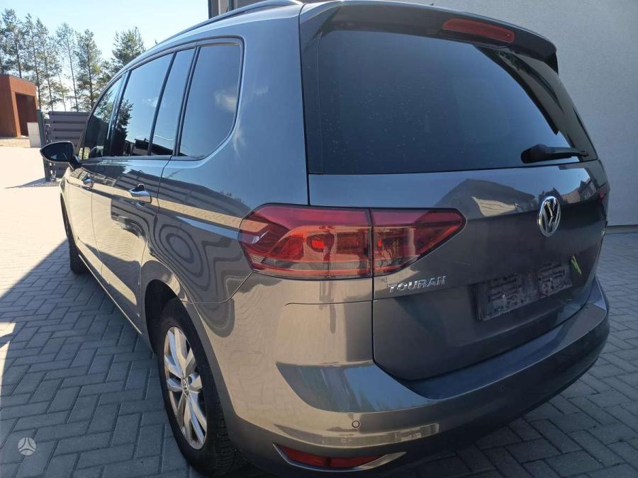 Brūns Volkswagen Touran 2016 Kauņa, ar dzinēja tilpumu 1.60 L un nobraukumu 262 tūkst. km par 7450 €, foto 9 vietnē AUTOMOTO.COM.LV
