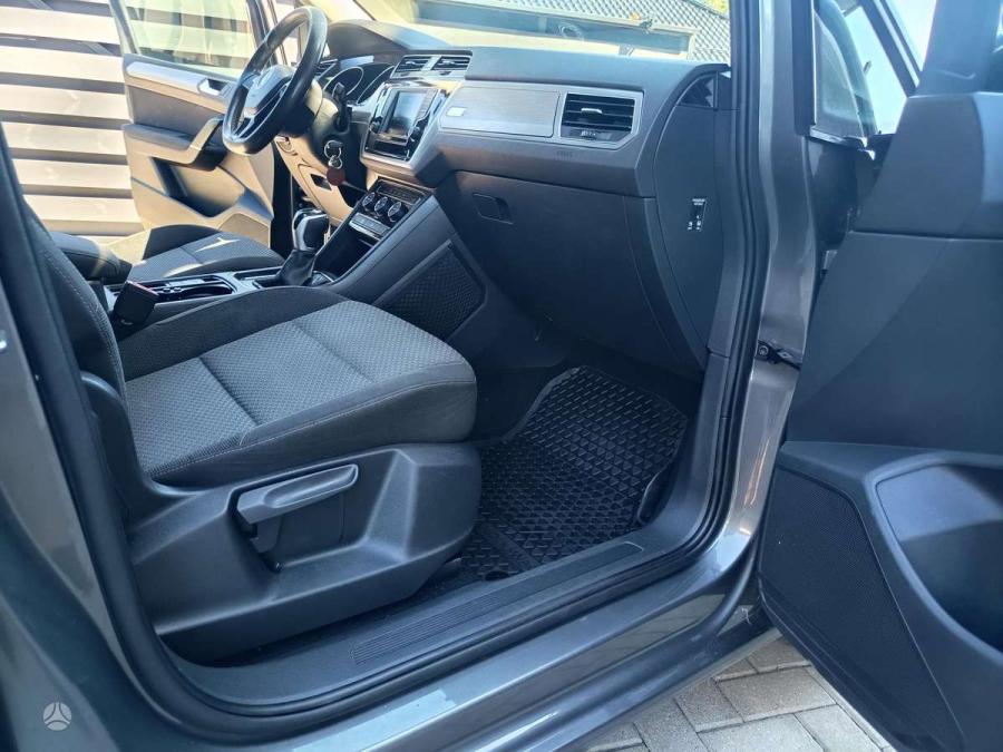 Brūns Volkswagen Touran 2016 Kauņa, ar dzinēja tilpumu 1.60 L un nobraukumu 262 tūkst. km par 7450 €, foto 15 vietnē AUTOMOTO.COM.LV