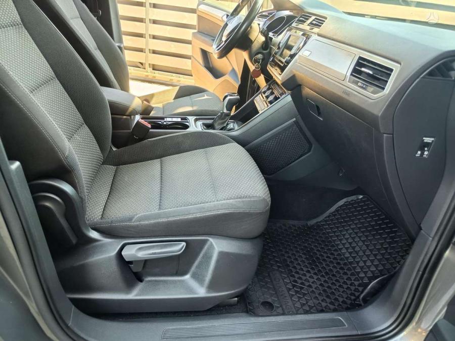 Brūns Volkswagen Touran 2016 Kauņa, ar dzinēja tilpumu 1.60 L un nobraukumu 262 tūkst. km par 7450 €, foto 16 vietnē AUTOMOTO.COM.LV