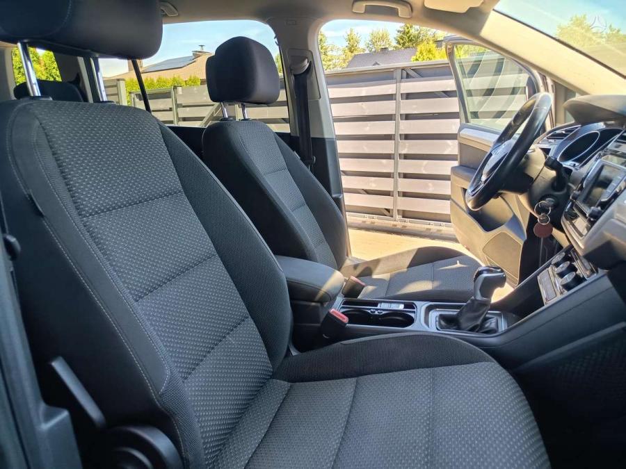 Brūns Volkswagen Touran 2016 Kauņa, ar dzinēja tilpumu 1.60 L un nobraukumu 262 tūkst. km par 7450 €, foto 17 vietnē AUTOMOTO.COM.LV