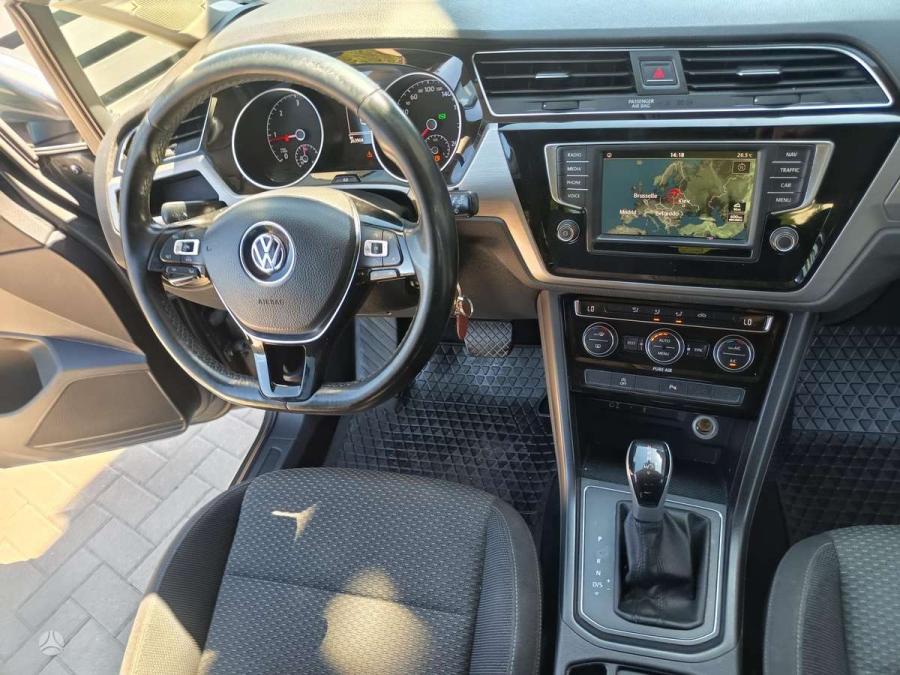 Brūns Volkswagen Touran 2016 Kauņa, ar dzinēja tilpumu 1.60 L un nobraukumu 262 tūkst. km par 7450 €, foto 22 vietnē AUTOMOTO.COM.LV