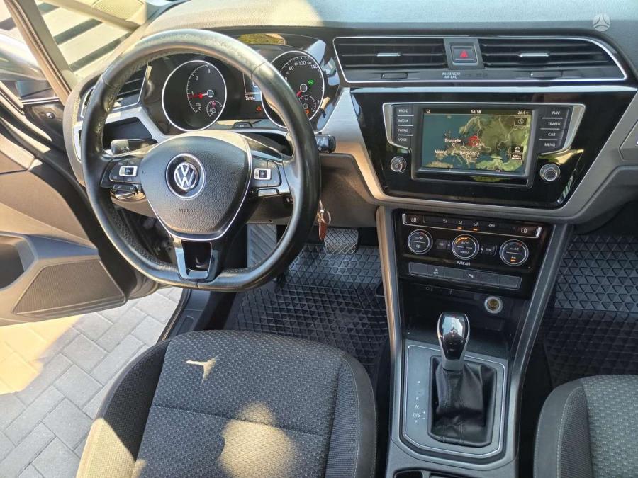Brūns Volkswagen Touran 2016 Kauņa, ar dzinēja tilpumu 1.60 L un nobraukumu 262 tūkst. km par 7450 €, foto 23 vietnē AUTOMOTO.COM.LV
