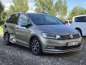 Brown Volkswagen Touran 2016 in Ukmerge, with an engine capacity of 1.60 L and mileage of 395 thousand km for 4700 €, photo 4 on AUTOMOTO.COM.LV