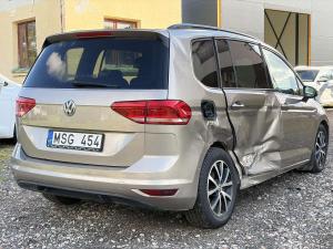 Brown Volkswagen Touran 2016 in Ukmerge, with an engine capacity of 1.60 L and mileage of 395 thousand km for 4700 €, photo 8 on AUTOMOTO.COM.LV