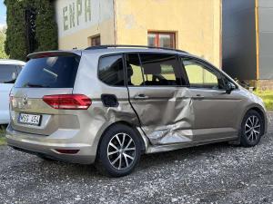 Brown Volkswagen Touran 2016 in Ukmerge, with an engine capacity of 1.60 L and mileage of 395 thousand km for 4700 €, photo 9 on AUTOMOTO.COM.LV
