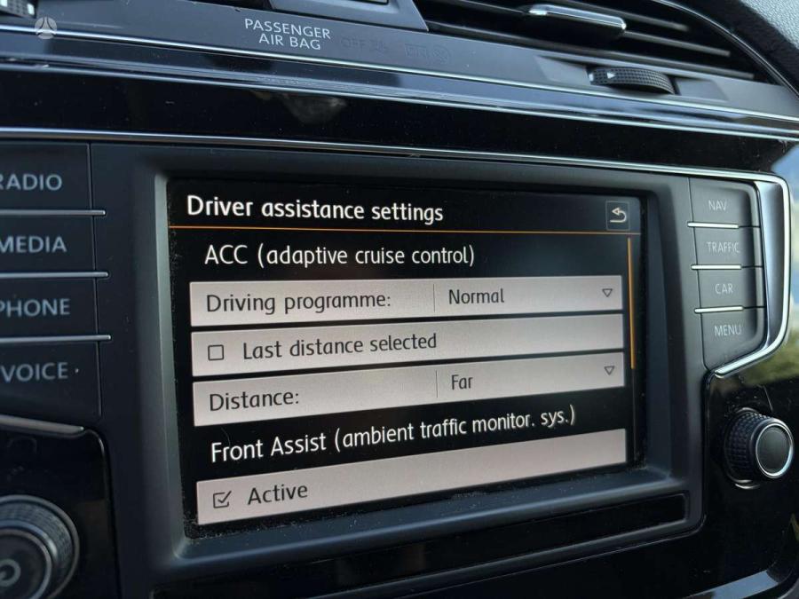Brown Volkswagen Touran 2016 in Ukmerge, with an engine capacity of 1.60 L and mileage of 395 thousand km for 4700 €, photo 15 on AUTOMOTO.COM.LV