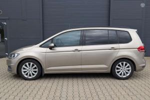 Brown Volkswagen Touran 2016 in Kaunas, with an engine capacity of 1.60 L and mileage of 212 thousand km for 4350 €, photo 5 on AUTOMOTO.COM.LV