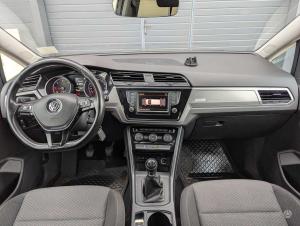 Brown Volkswagen Touran 2016 in Kaunas, with an engine capacity of 1.60 L and mileage of 212 thousand km for 4350 €, photo 29 on AUTOMOTO.COM.LV