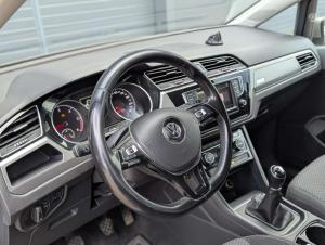 Brown Volkswagen Touran 2016 in Kaunas, with an engine capacity of 1.60 L and mileage of 212 thousand km for 4350 €, photo 33 on AUTOMOTO.COM.LV