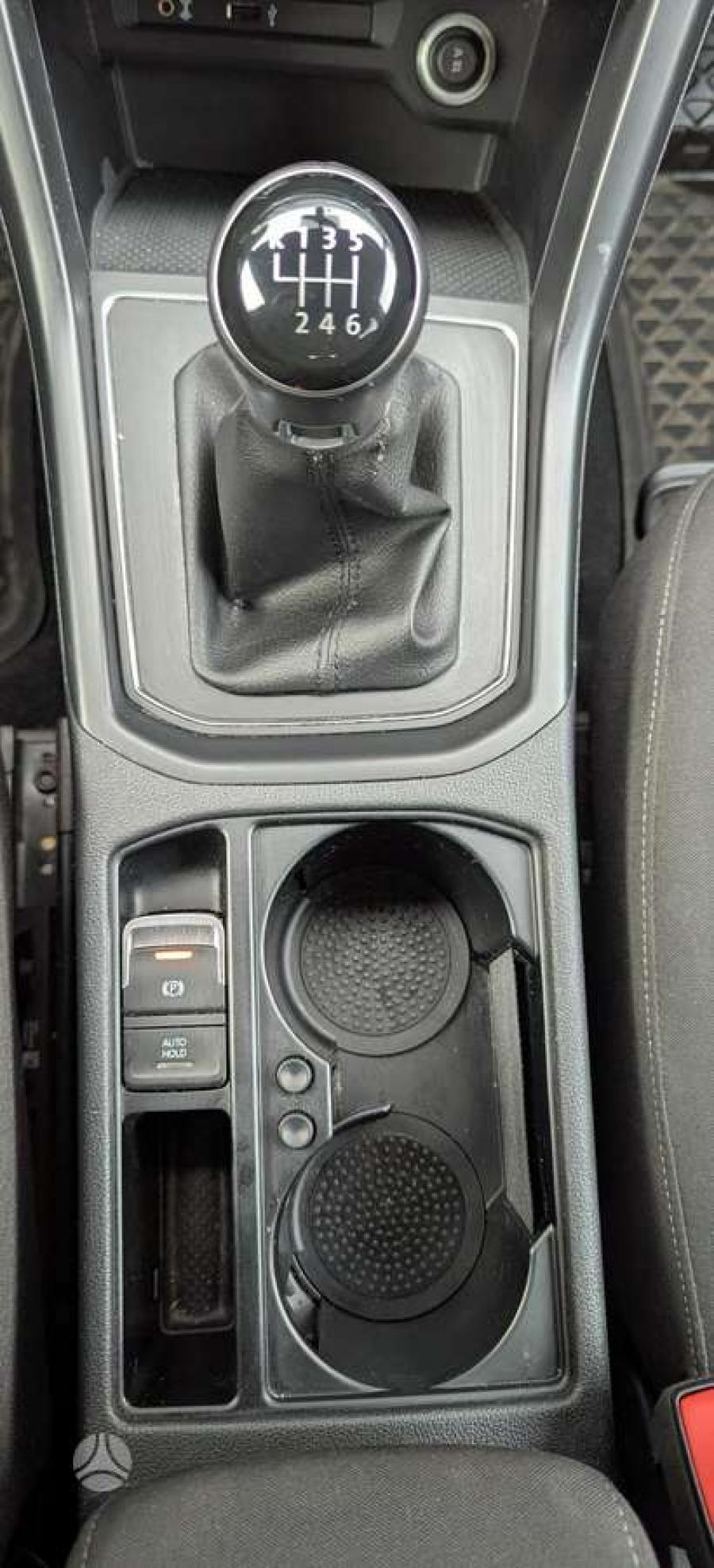 Brown Volkswagen Touran 2016 in Kaunas, with an engine capacity of 1.60 L and mileage of 212 thousand km for 4350 €, photo 35 on AUTOMOTO.COM.LV