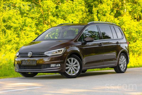 Brown Volkswagen Touran 2017 in Riga, with an engine capacity of 2.00 L and mileage of 236 thousand km for 12690 €, photo 1 on AUTOMOTO.COM.LV
