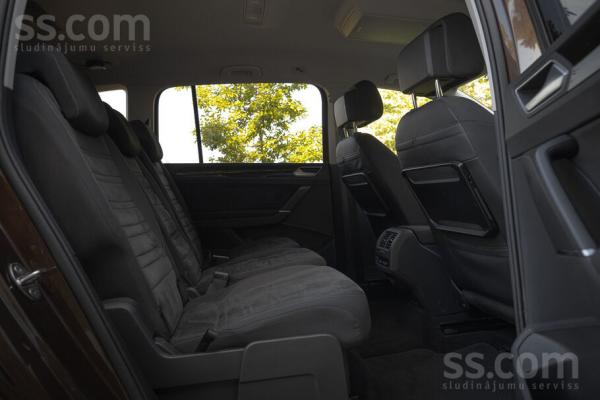Brown Volkswagen Touran 2017 in Riga, with an engine capacity of 2.00 L and mileage of 236 thousand km for 12690 €, photo 5 on AUTOMOTO.COM.LV
