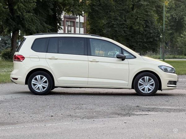 Brown Volkswagen Touran 2019 in Klaipeda, with an engine capacity of 2.00 L and mileage of 257 thousand km for 5650 €, photo 6 on AUTOMOTO.COM.LV