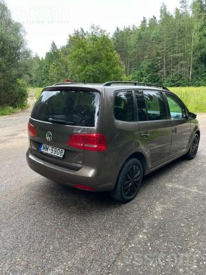Brūns Volkswagen Touran 2011 Valka, ar dzinēja tilpumu 1.40 L un nobraukumu 276 tūkst. km par 5600 €, foto 3 vietnē AUTOMOTO.COM.LV