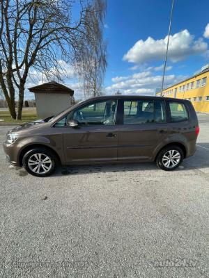 Brūns Volkswagen Touran 2011 Tallina, ar dzinēja tilpumu 1.20 L un nobraukumu 105 tūkst. km par 6950 €, foto  vietnē AUTOMOTO.COM.LV
