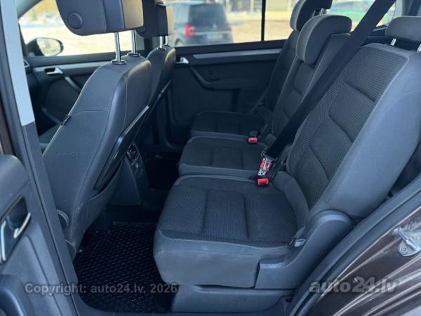 Brūns Volkswagen Touran 2013 Tartu, ar dzinēja tilpumu 1.60 L un nobraukumu 280 tūkst. km par 4500 €, foto 9 vietnē AUTOMOTO.COM.LV