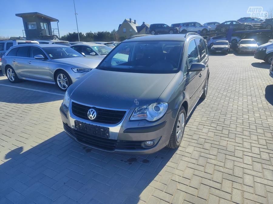 Volkswagen Touran 2009 Tauragė, ar dzinēja tilpumu 1.90 L un nobraukumu 272 tūkst. km par 2150 €, foto 1 vietnē AUTOMOTO.COM.LV