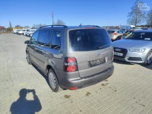 Volkswagen Touran 2009 Tauragė, ar dzinēja tilpumu 1.90 L un nobraukumu 272 tūkst. km par 2150 €, foto 3 vietnē AUTOMOTO.COM.LV