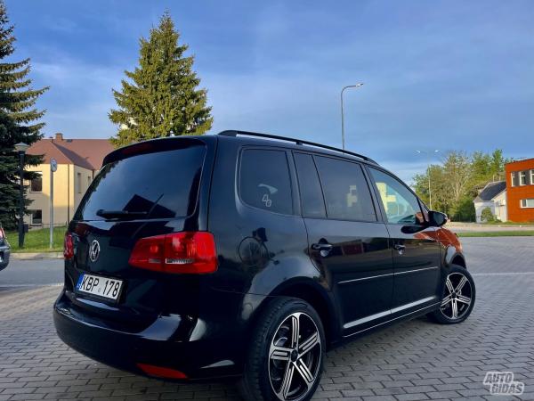Volkswagen Touran 2011 in Kaunas, with an engine capacity of 2.00 L and mileage of 351 thousand km for 4600 €, photo 2 on AUTOMOTO.COM.LV