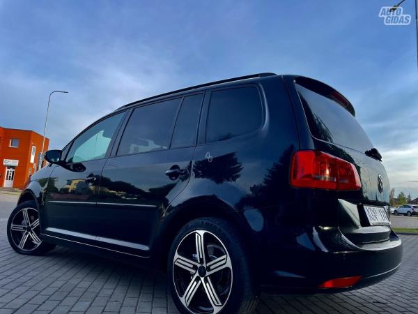 Volkswagen Touran 2011 in Kaunas, with an engine capacity of 2.00 L and mileage of 351 thousand km for 4600 €, photo 5 on AUTOMOTO.COM.LV