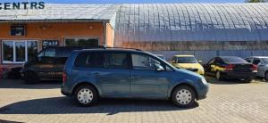 Zaļš Volkswagen Touran 2004 Valmiera, ar dzinēja tilpumu 2.00 L un nobraukumu 372 tūkst. km par 1150 €, foto 3 vietnē AUTOMOTO.COM.LV