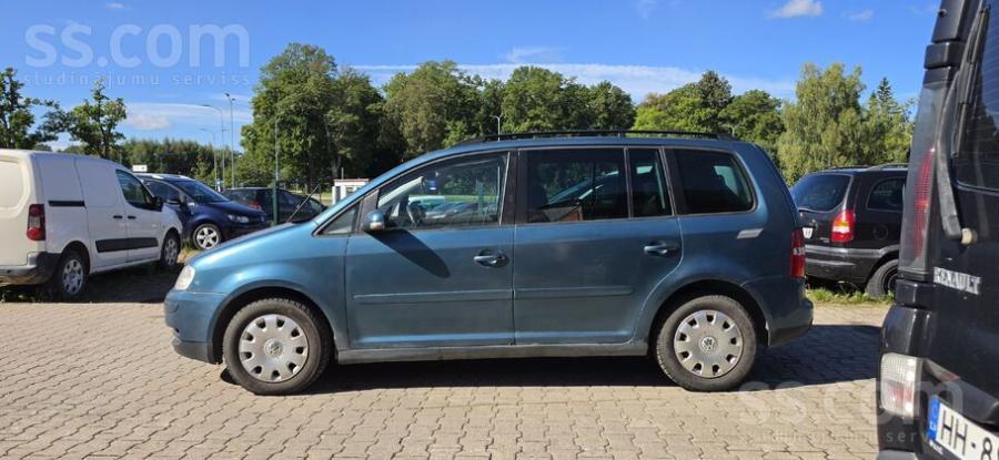 Zaļš Volkswagen Touran 2004 Valmiera, ar dzinēja tilpumu 2.00 L un nobraukumu 372 tūkst. km par 1150 €, foto 6 vietnē AUTOMOTO.COM.LV