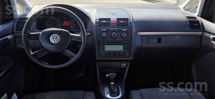 Zaļš Volkswagen Touran 2004 Valmiera, ar dzinēja tilpumu 2.00 L un nobraukumu 372 tūkst. km par 1150 €, foto 8 vietnē AUTOMOTO.COM.LV