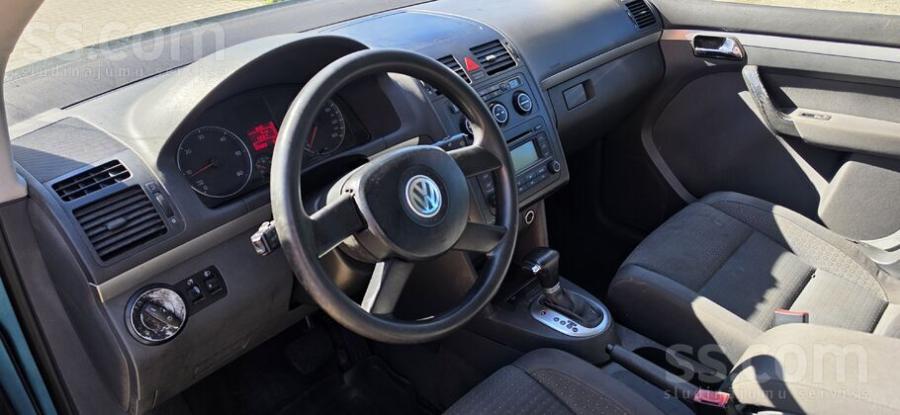 Zaļš Volkswagen Touran 2004 Valmiera, ar dzinēja tilpumu 2.00 L un nobraukumu 372 tūkst. km par 1150 €, foto 9 vietnē AUTOMOTO.COM.LV